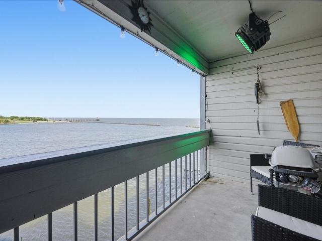 560 pleasure island boulevard 222
