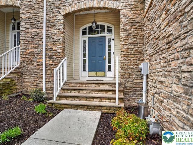 560 Quaker Ridge Terrace