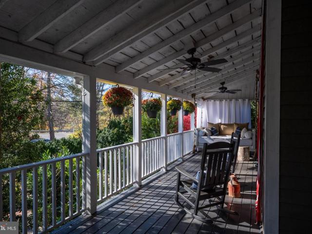 560 richmond rd