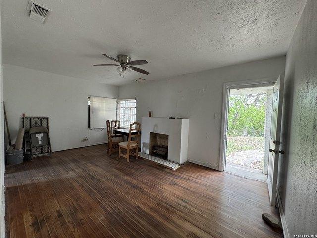 560 W Lynwood Ave, San Antonio, TX 78212