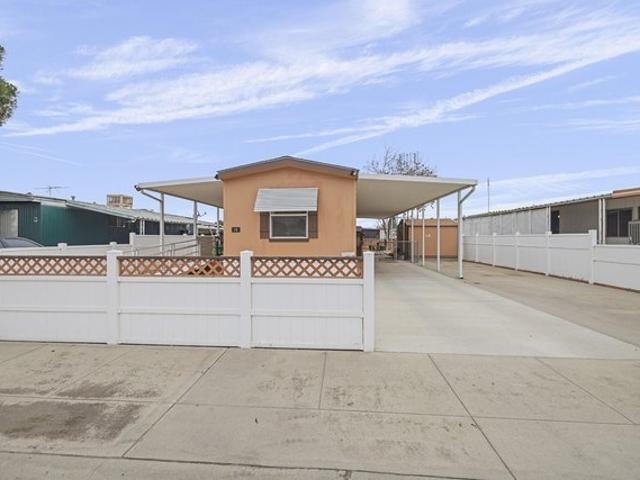 560 W Pleasant Ave Spc 16, Tulare, CA 93274