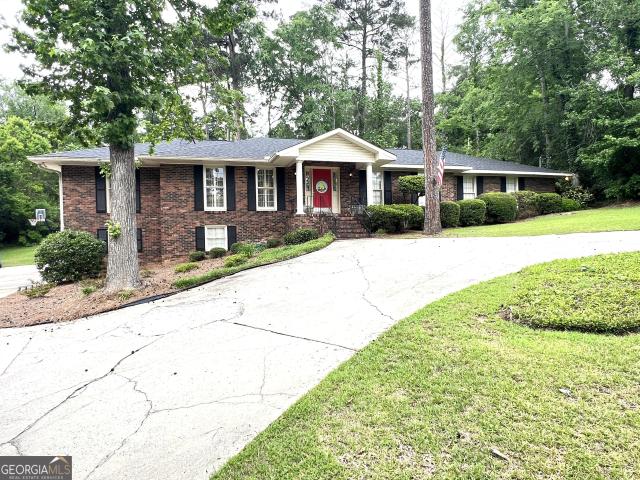 560 Walton Court