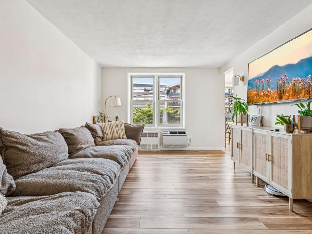 560 W Broadway 1G