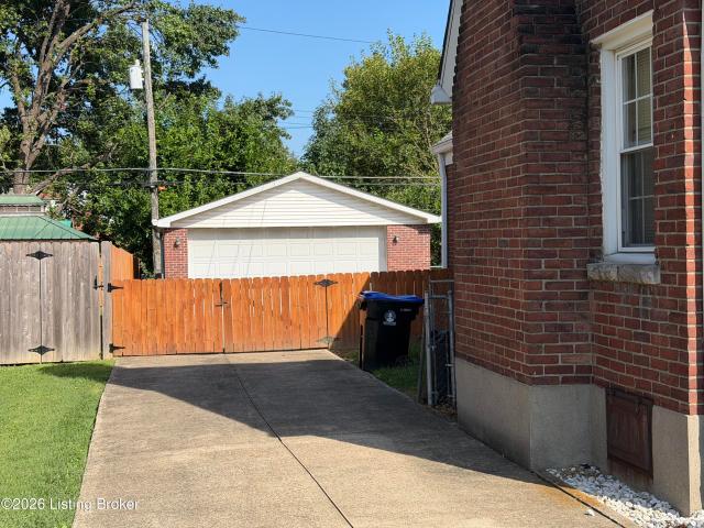 5614 Morrison Ave