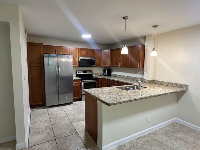 5614 Blueberry Ct, Lauderhill, FL 33313