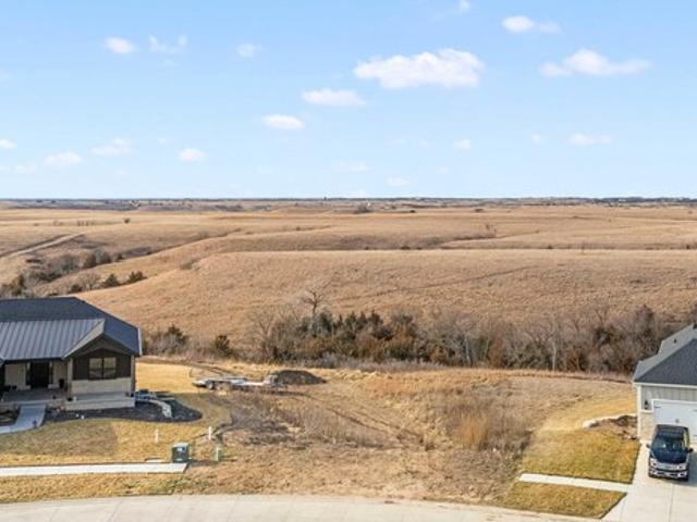 5614 Goheen Dr, Manhattan, KS 66503