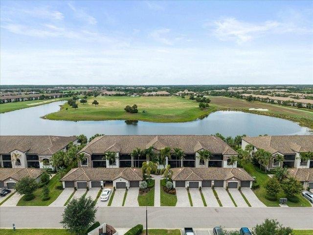 5614 Palmer Cir Unit 204, Lakewood Ranch, FL 34211