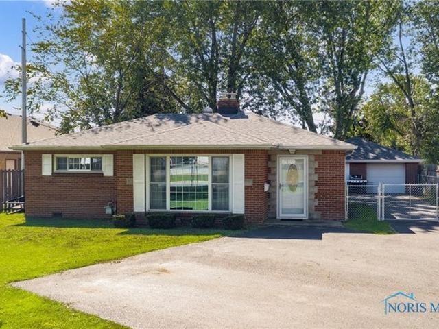 5615 Elliott Dr, Sylvania, OH 43560