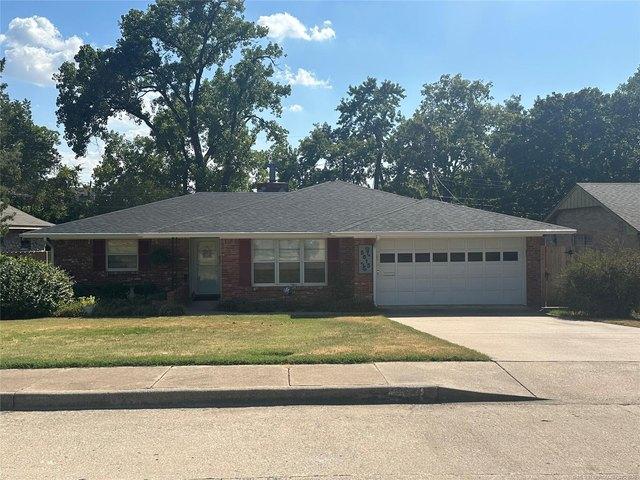 5615 Harvard Dr, Bartlesville, OK 74006