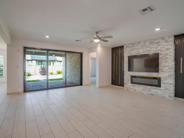 5616 Monrovia Ln