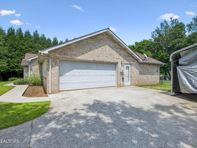 5616 Brandon Park Drive