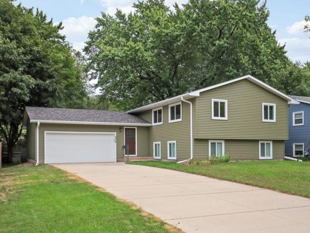 5616 Perry Ave N, Crystal, MN 55429