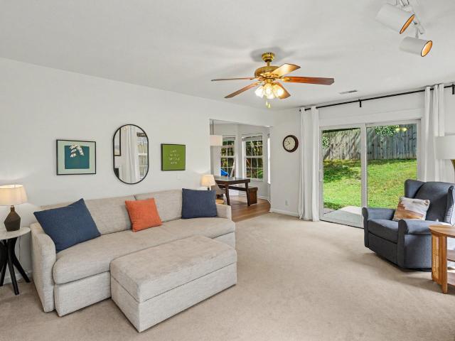 5616 Royal Ct
