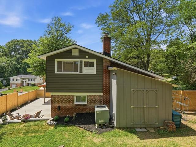 5617 Hershey Ln, Alexandria, VA 22312