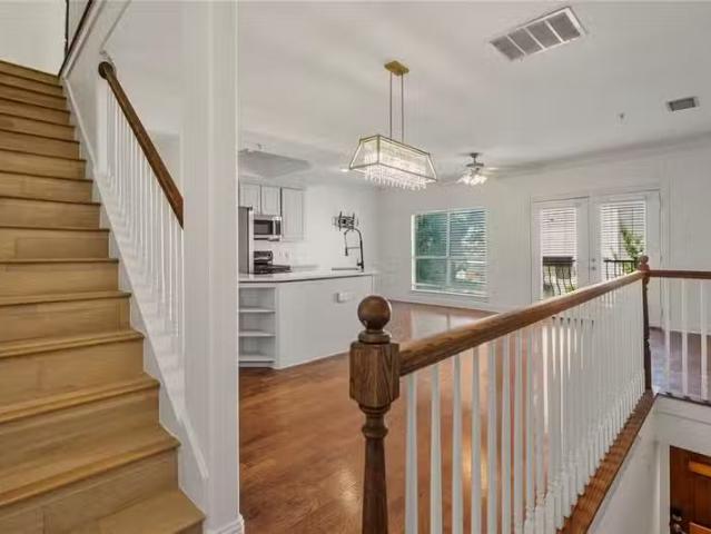 5617 Lindell Ave, Unit 4, Dallas, TX 75206 MLS #20980346