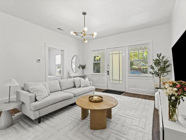 5617 Victor St, Dallas, TX 75214 | MLS #21217 | Compass