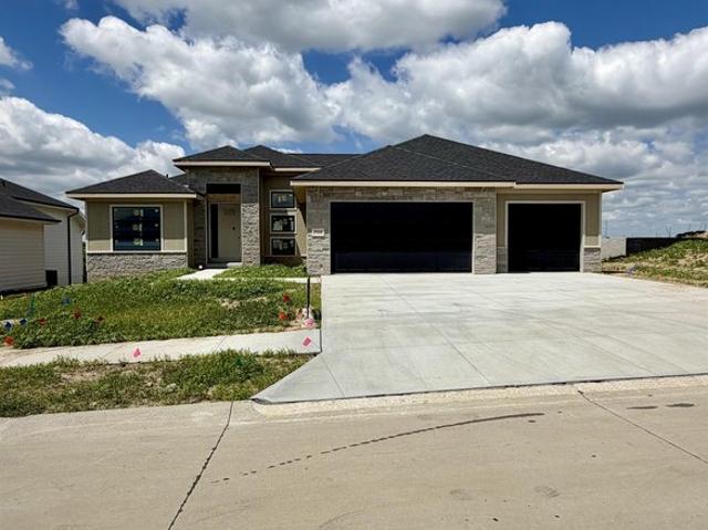 5618 N 199th St, Elkhorn, NE 68022