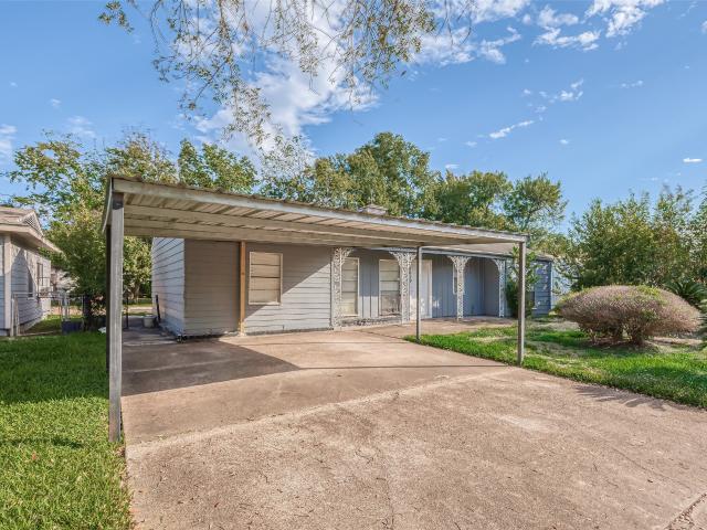 5619 Willow Glen Dr, Houston, TX 77033 | MLS #24442 | Compass