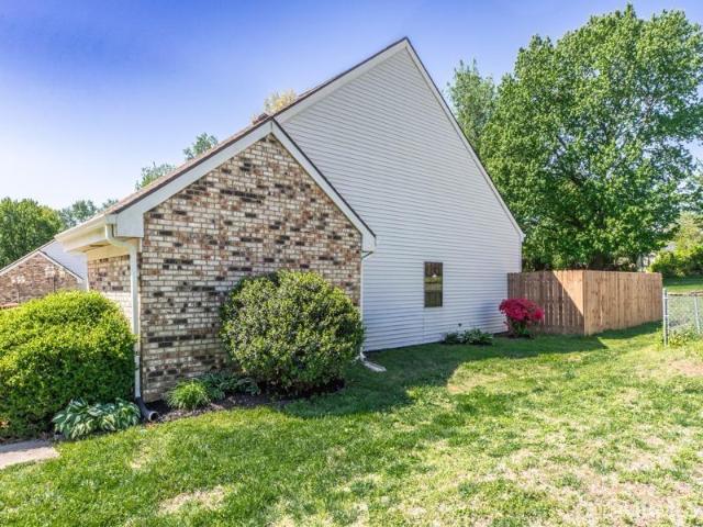 5611 Maple Lane