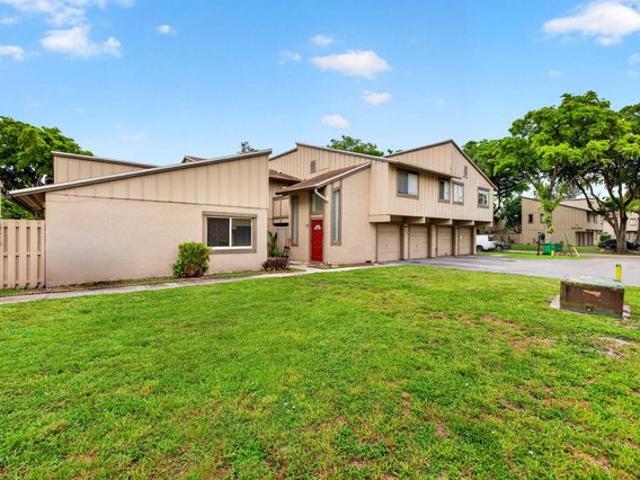 5611 NW 21st St Unit 8A, Lauderhill, FL 33313