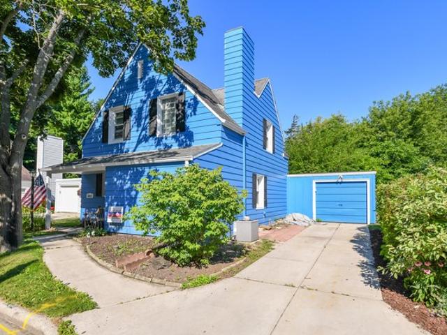 5611 Apricot Ct, Greendale, WI 53129