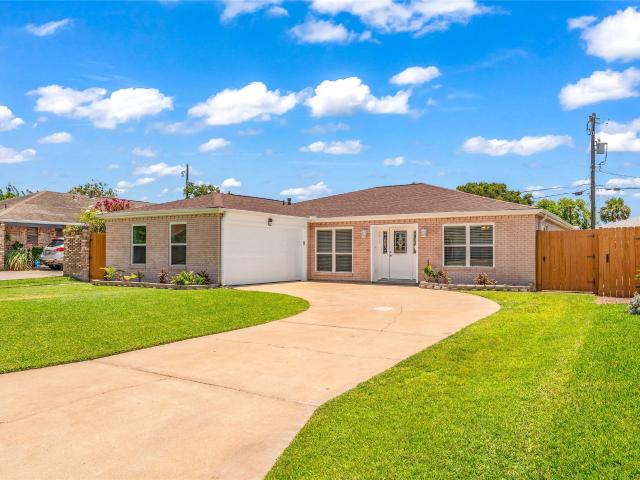 5611 Palm Circle