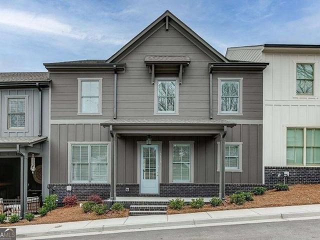 5611 Pine St, Flowery Branch, GA 30542