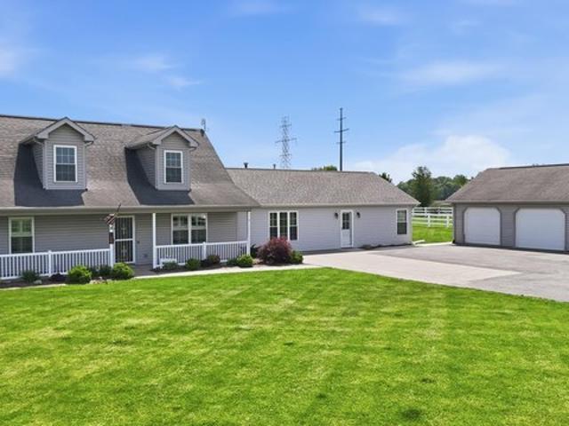 5611 S Doyle Rd, New Haven, IN 46774