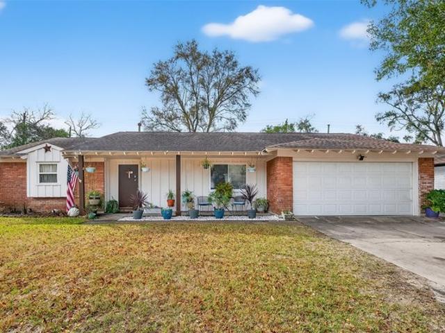 5611 W Airport Blvd, Houston, TX 77035