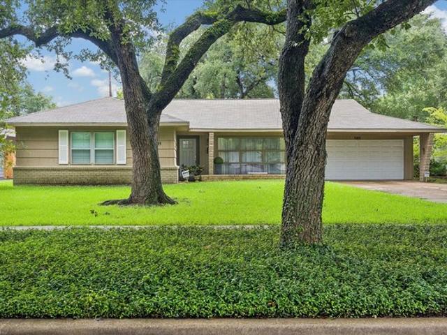 5611 Whitehaven St, Bellaire, TX 77401