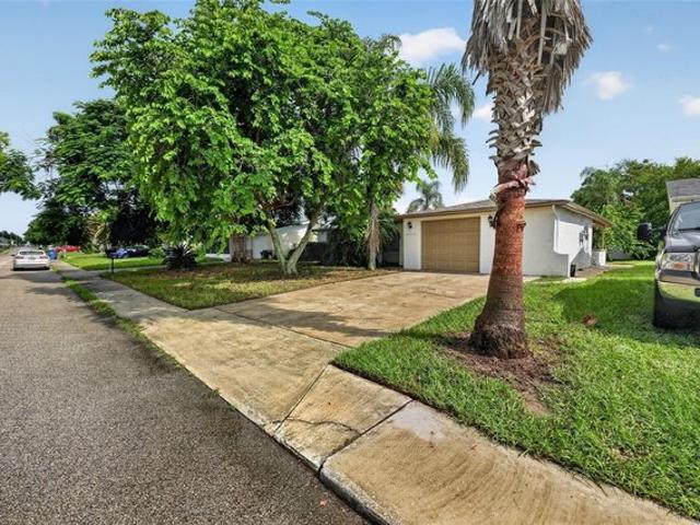 5612 Mockingbird Dr, New Port Richey, FL 34652