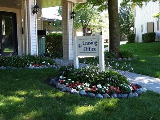 5612 Castle Ct, Racine, WI 53406