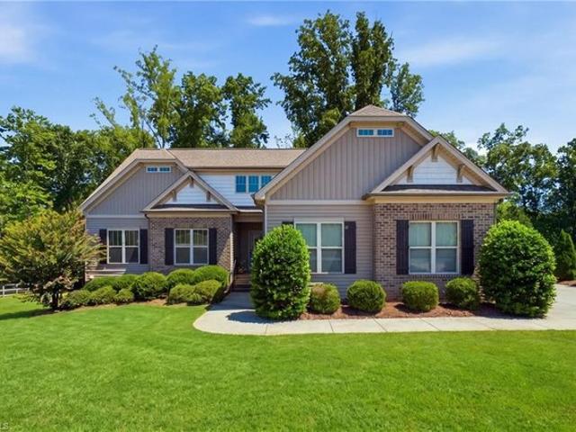 5612 Crooked Oak Dr, Summerfield, NC 27358