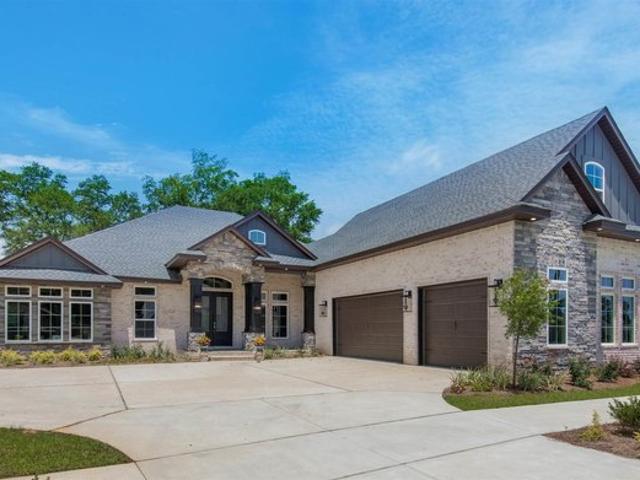 5612 Highland Lake Dr, Milton, FL 32583