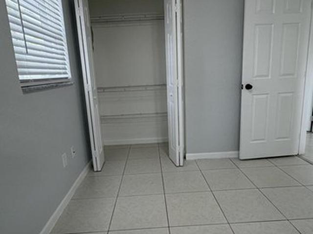 5612 S 36th St, Greenacres, FL 33463