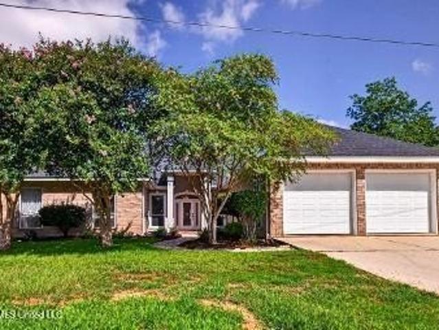 56135 E Diamondhead Dr, Diamondhead, MS 39525