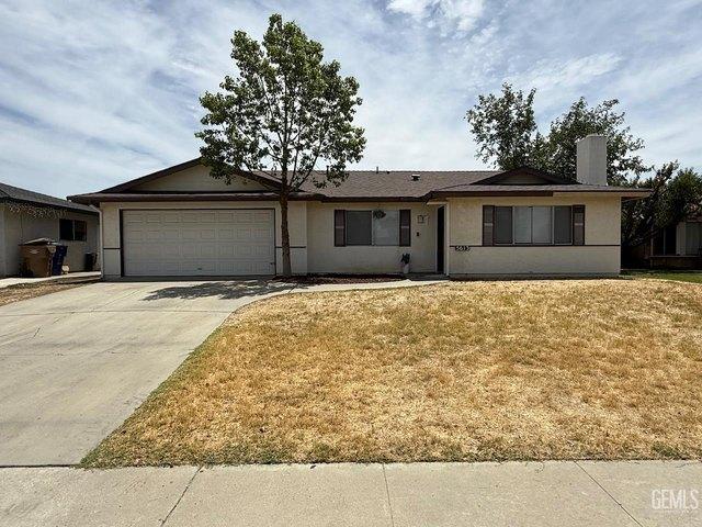 5613 Briarwood Ln, Bakersfield, CA 93309