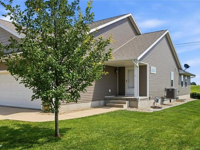 5613 Dostal Dr SW, Cedar Rapids, IA 52404