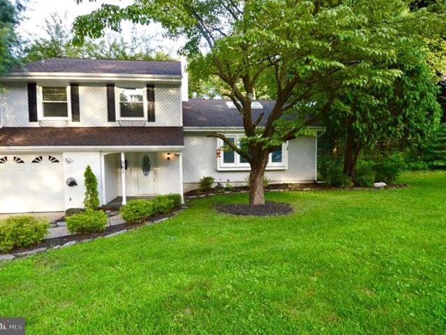 561 Covered Bridge Rd, Cherry Hill, NJ 08034