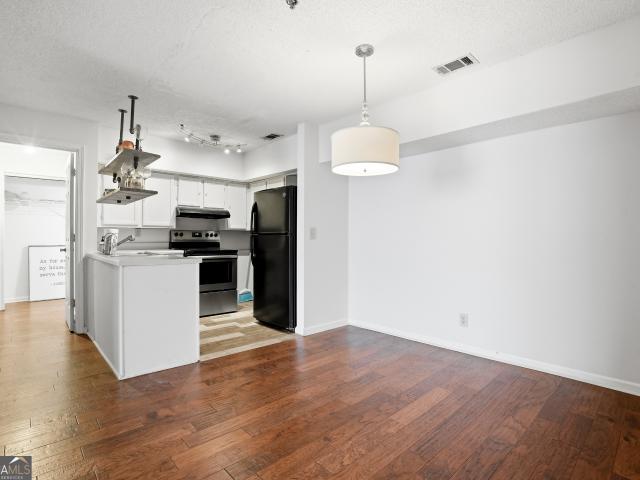 561 Cobblestone Trail