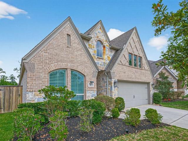 561 Cedar Harbor Ct, Conroe, TX 77304