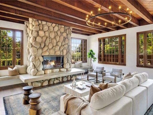 561 Alta Vista Dr, Sierra Madre, CA 91024