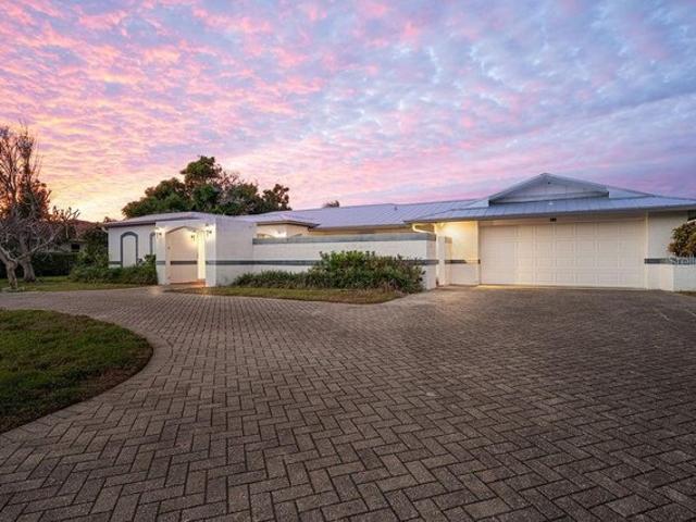 561 Birdie Ln, Longboat Key, FL 34228