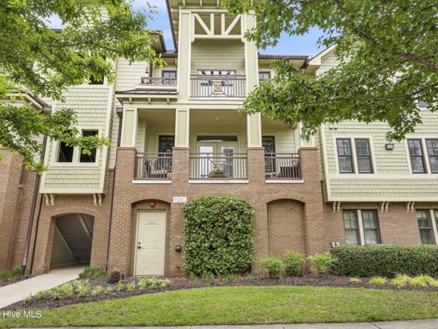561 Garden Terrace Dr Unit 204, Wilmington, NC 28405