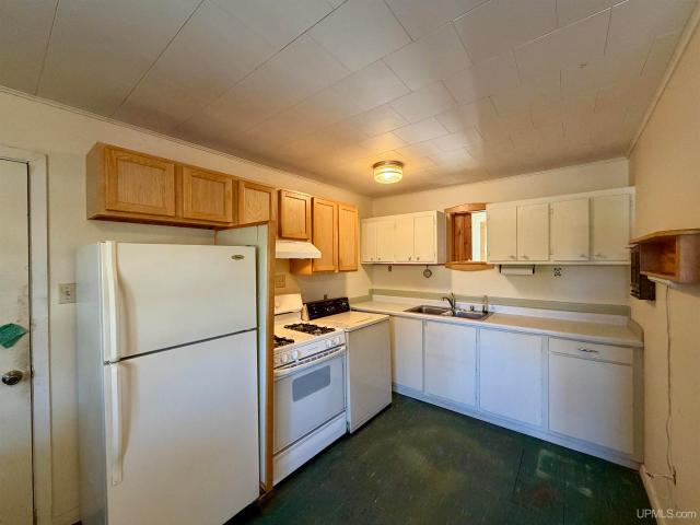 561 E M35 Highway