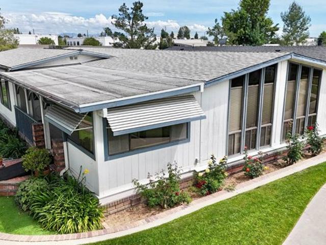 561 Forest Lake Dr Unit 83, Brea, CA 92821