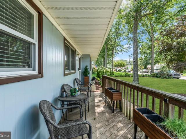561 Oakhollow Lane