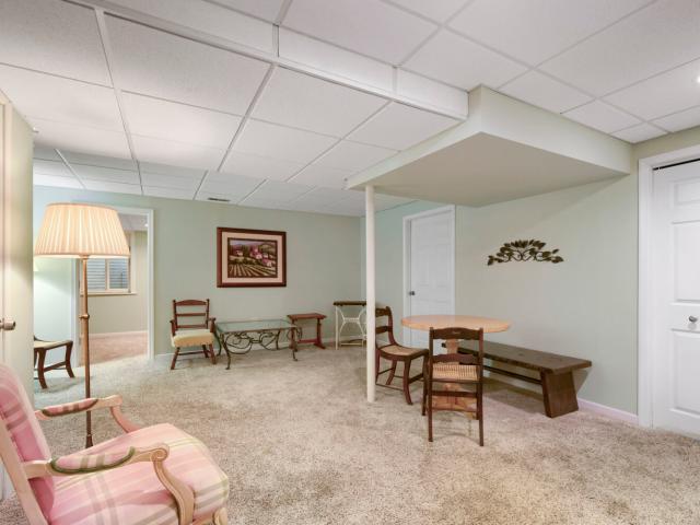 561 Old Barn Rd, Lake Barrington, IL 60010 | MLS #12627