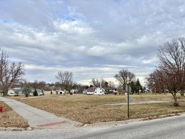 561 S Elm St, Avoca, IA 51521