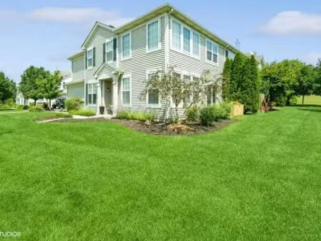 561 S JADE LN # 1106, ROUND LAKE, IL 60073 Condo/Townhome For.
